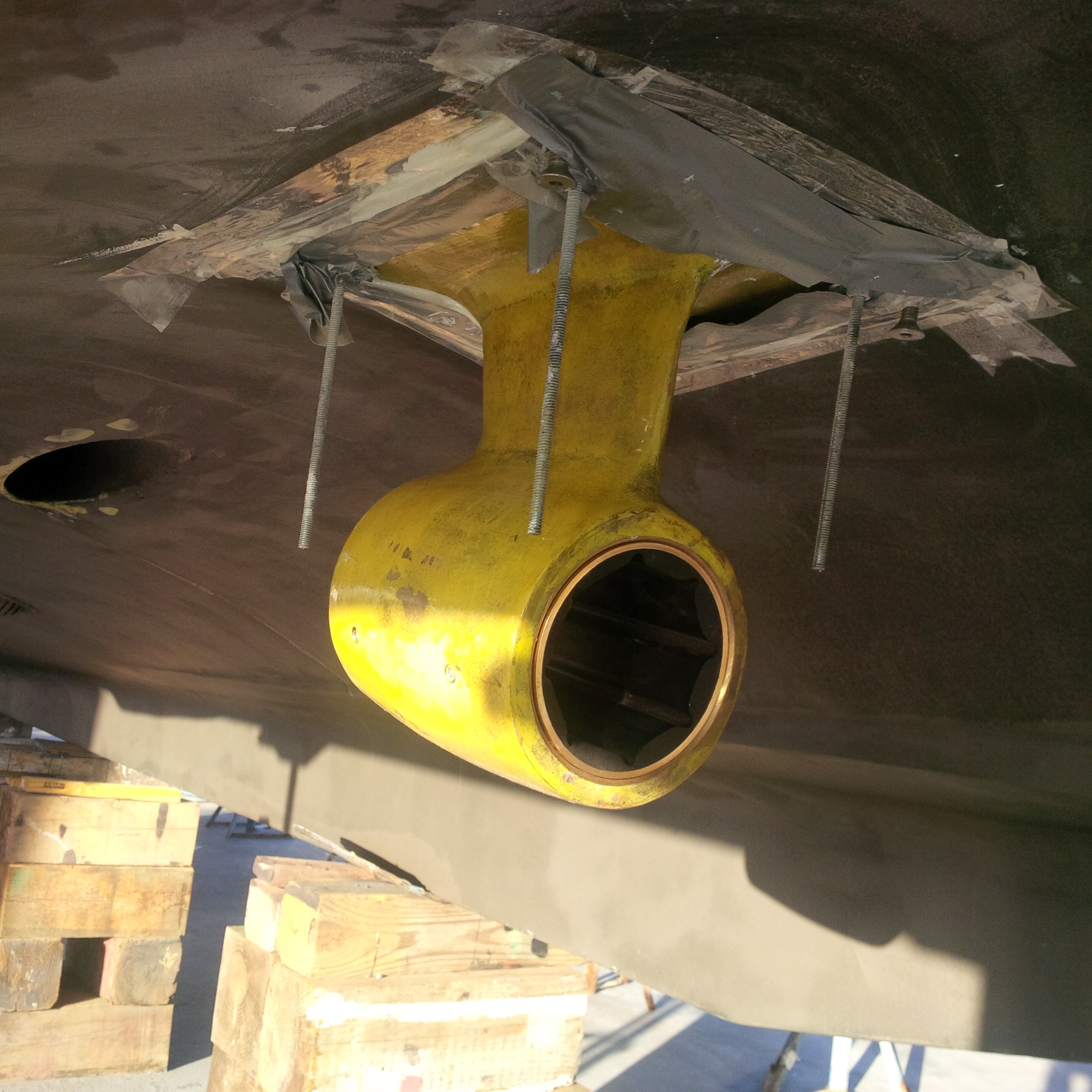 Intermediate Strut Alignment High Seas Yacht Service